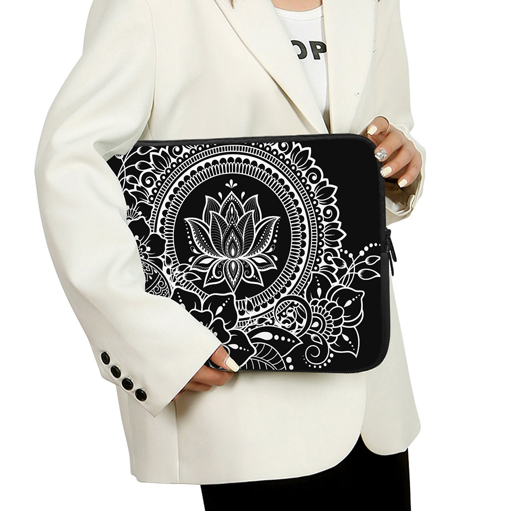 Black And White Lotus Flower Print Laptop Sleeve – GearFrost