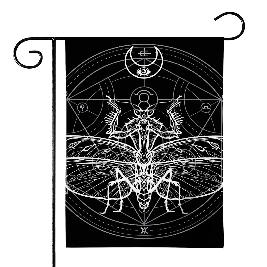Black And White Mantis Spirit Print House Flag – GearFrost