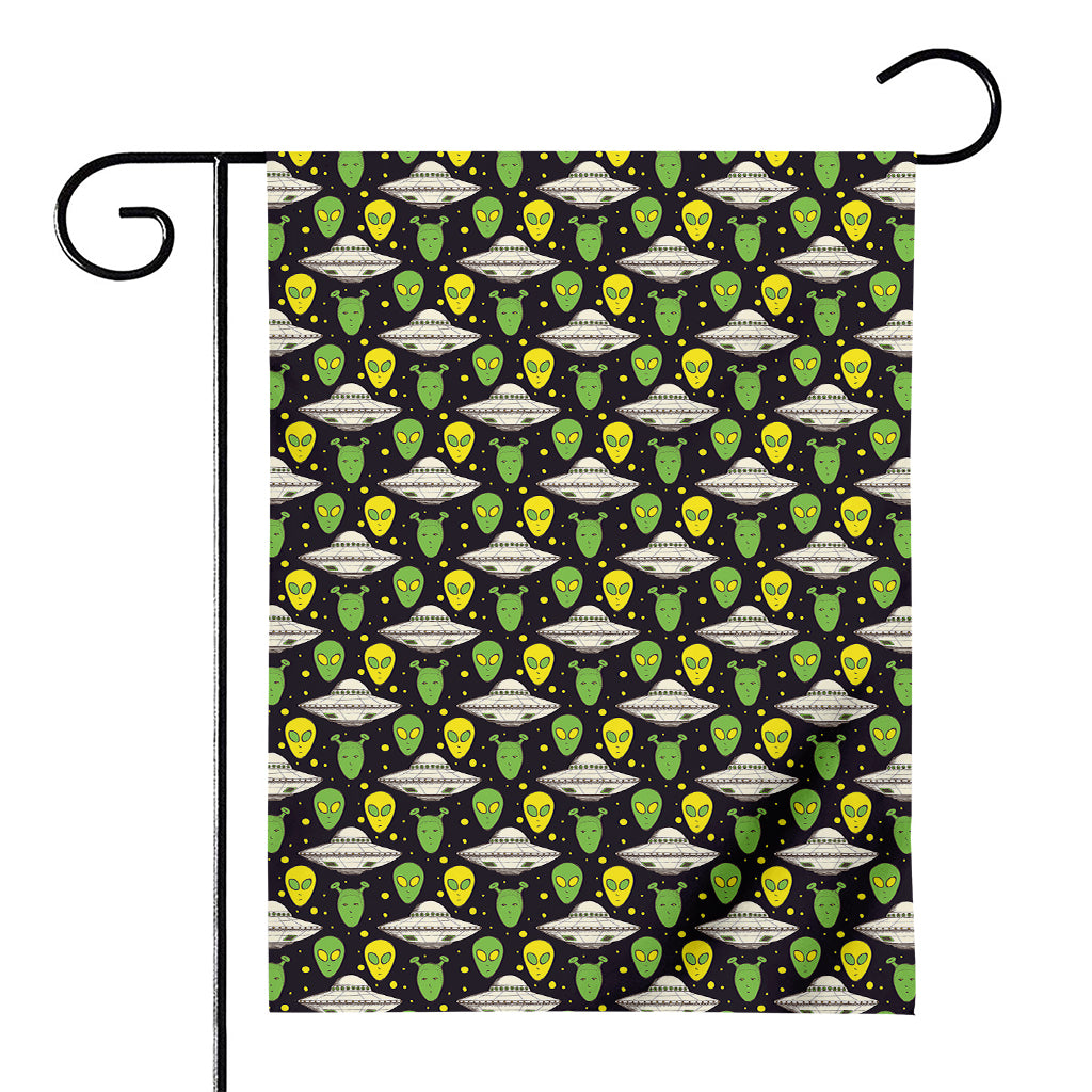 Green Alien UFO Space Print House Flag – GearFrost