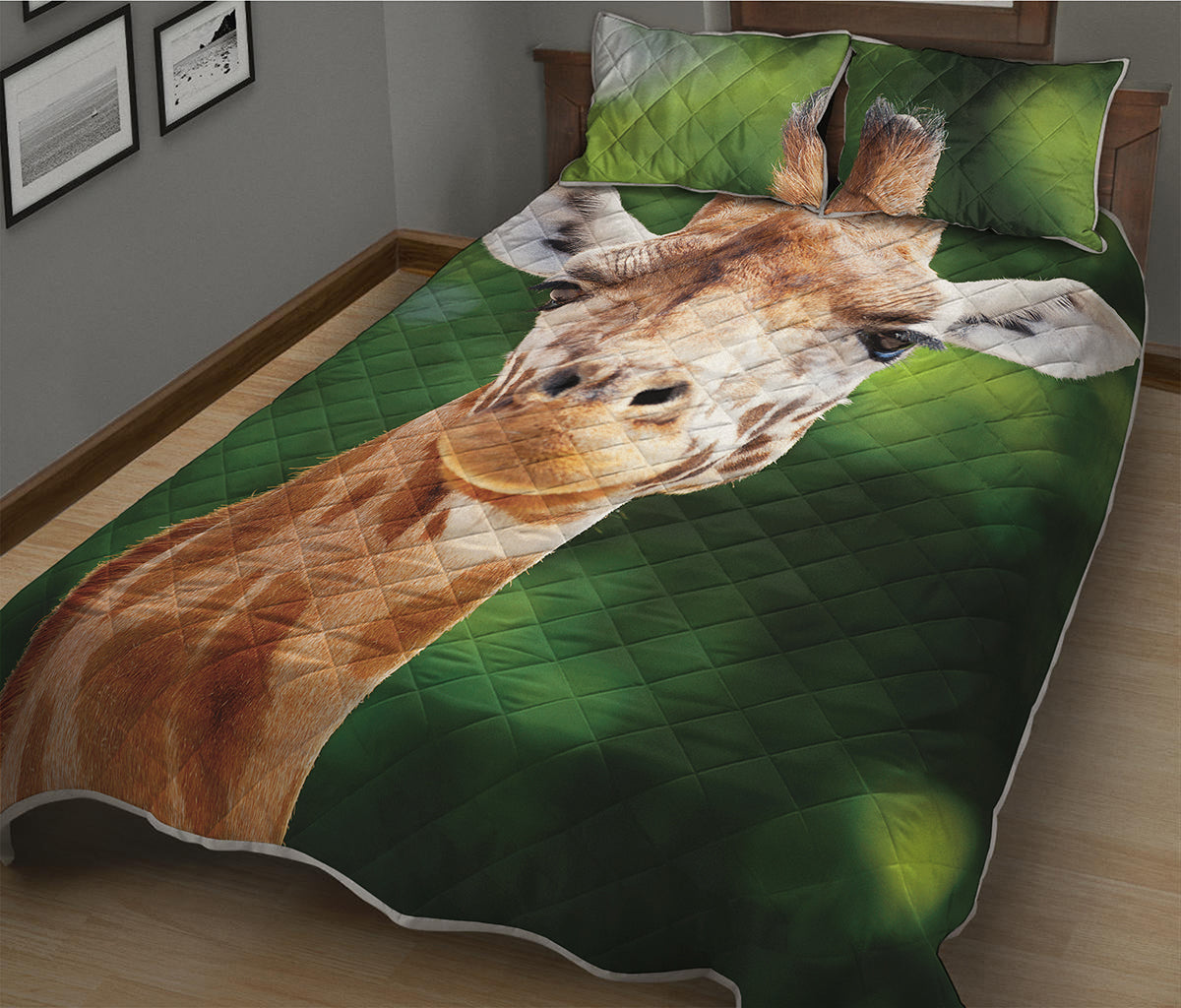 Smiley Face Giraffe Print Quilt Bed Set – GearFrost